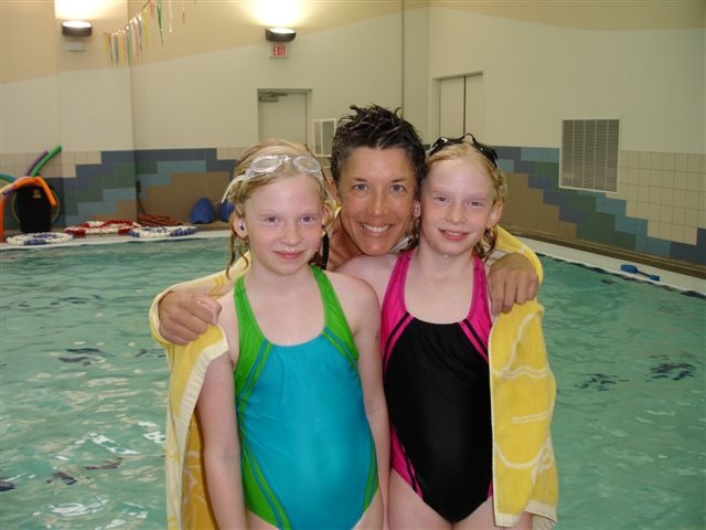 Callie and Hailey Parsons – Dolphin Graduates | Evo Swim School